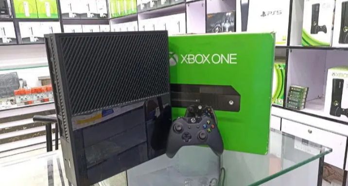 Xbox one console 500 GB with 100 plus games | Daraz.pk