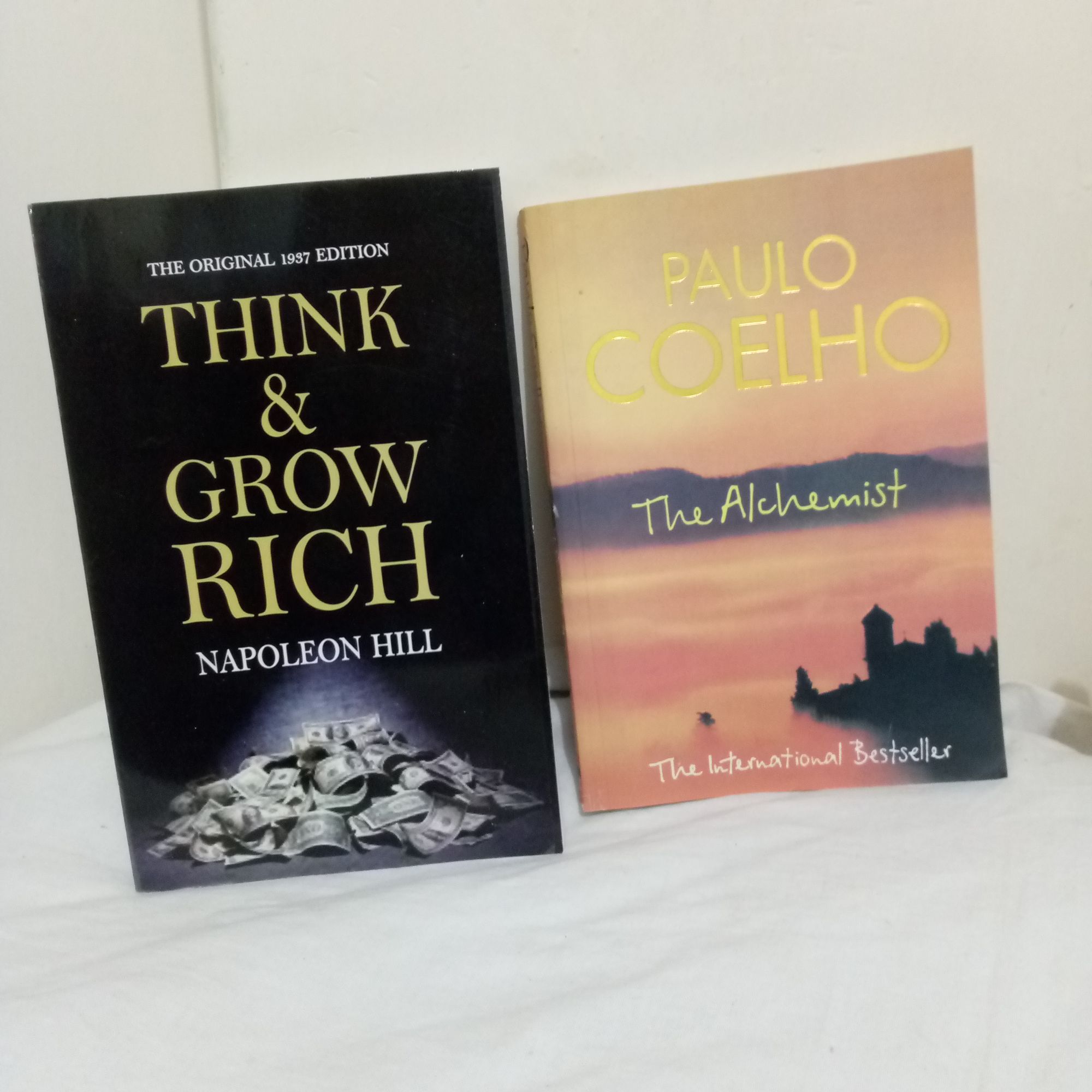 PacknOf 2 Alchemist And Think And Grow Rich English Nivel | Daraz.pk