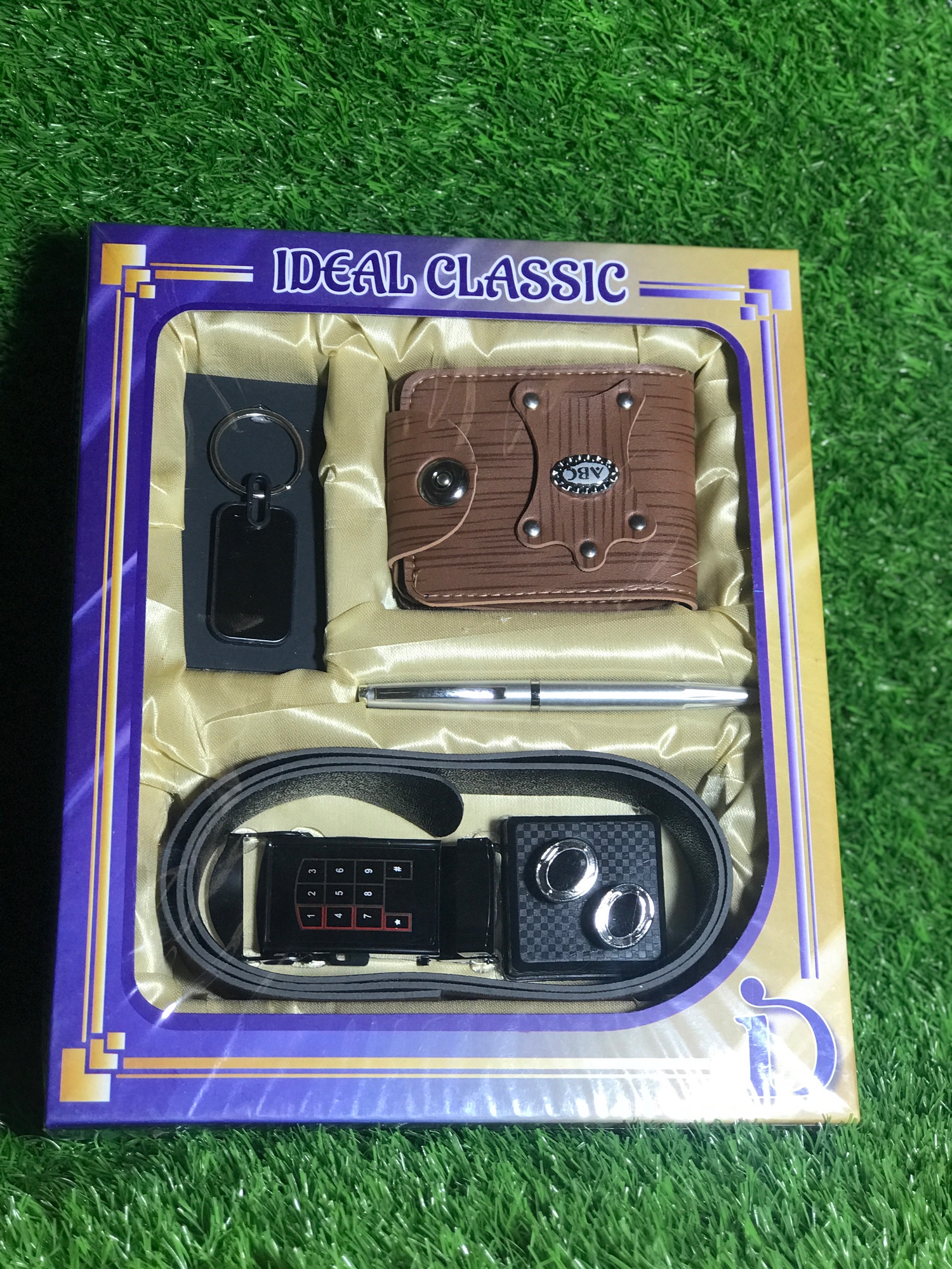 Men gift box🎁{Wallet,keychain,Pen,Belt} | Daraz.pk