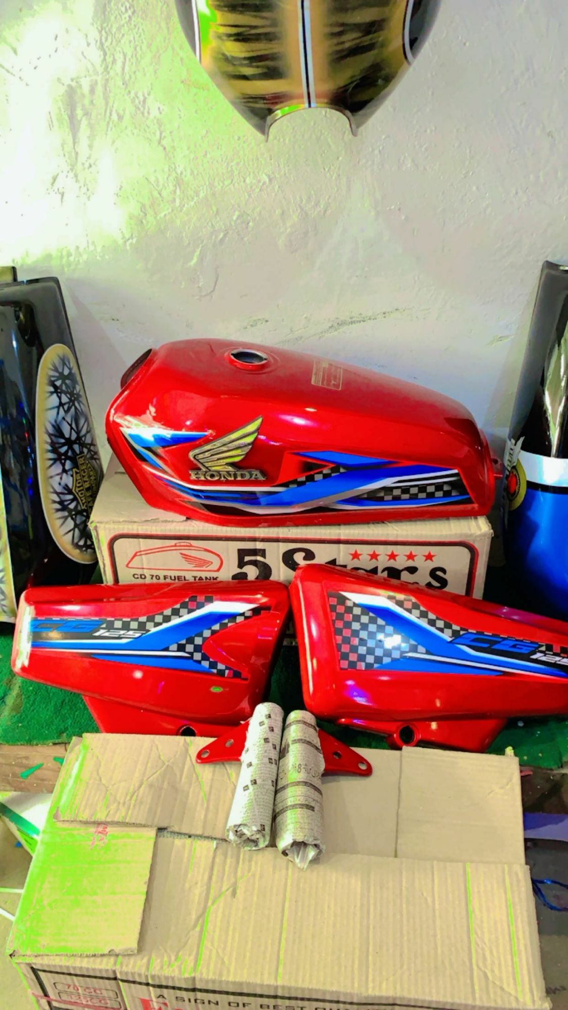 125 Red 2024 tanki tapaa | Daraz.pk