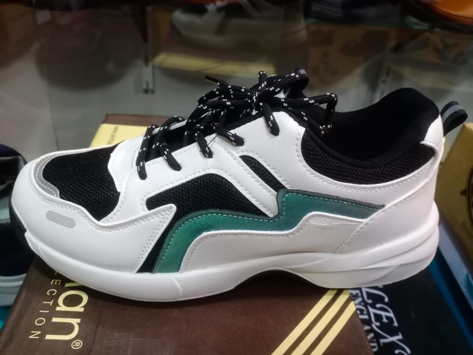 primium quality sports sheos for cricket and runing games | Daraz.pk