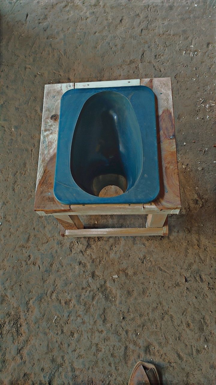 Path Solid Wood washroom stool for pashant,s Washroom Stool Naram Seet ...