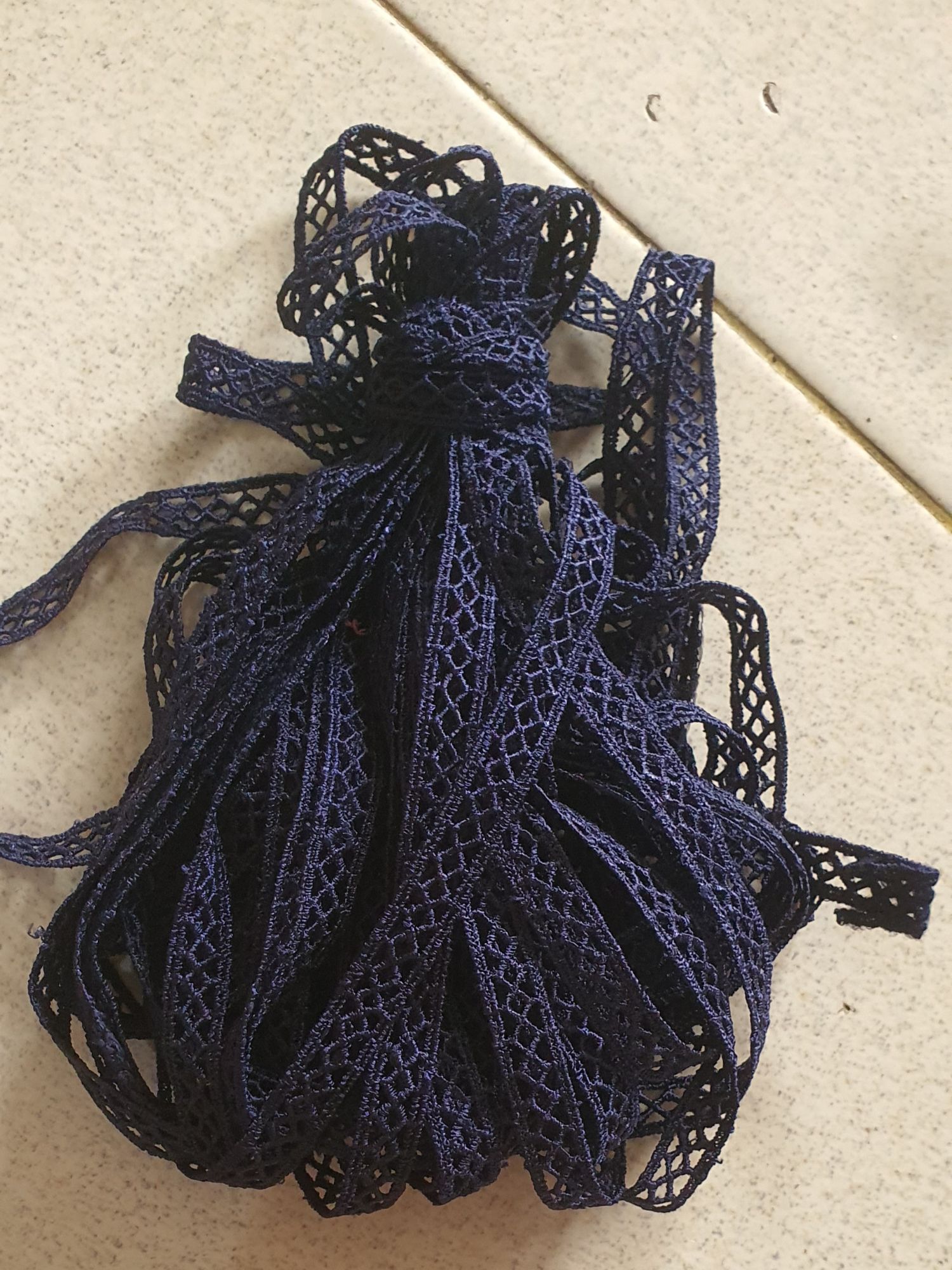 7 yards (gaz) center lace - joining lace - joint lace - gpo lace ...