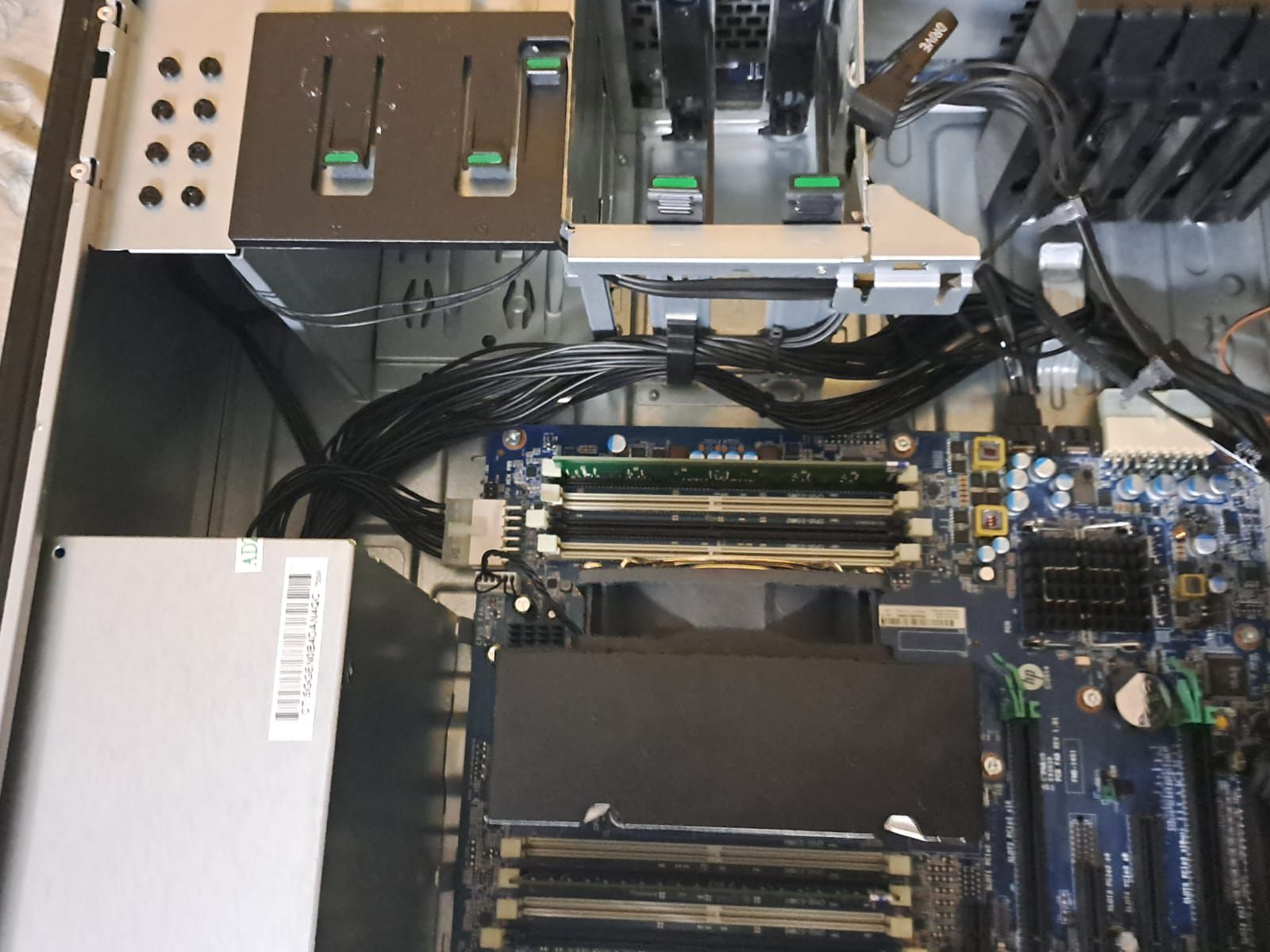 hp Z440 tower workstation ,xeon e52650 v4,12 cores 24 thread,700 watt ...