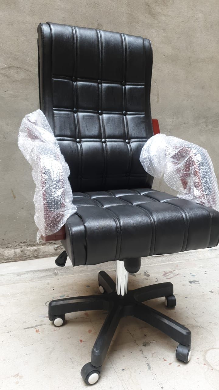 COMPUTER REVOLVING CHAIR EXECUTIVE CHAIR | Daraz.pk