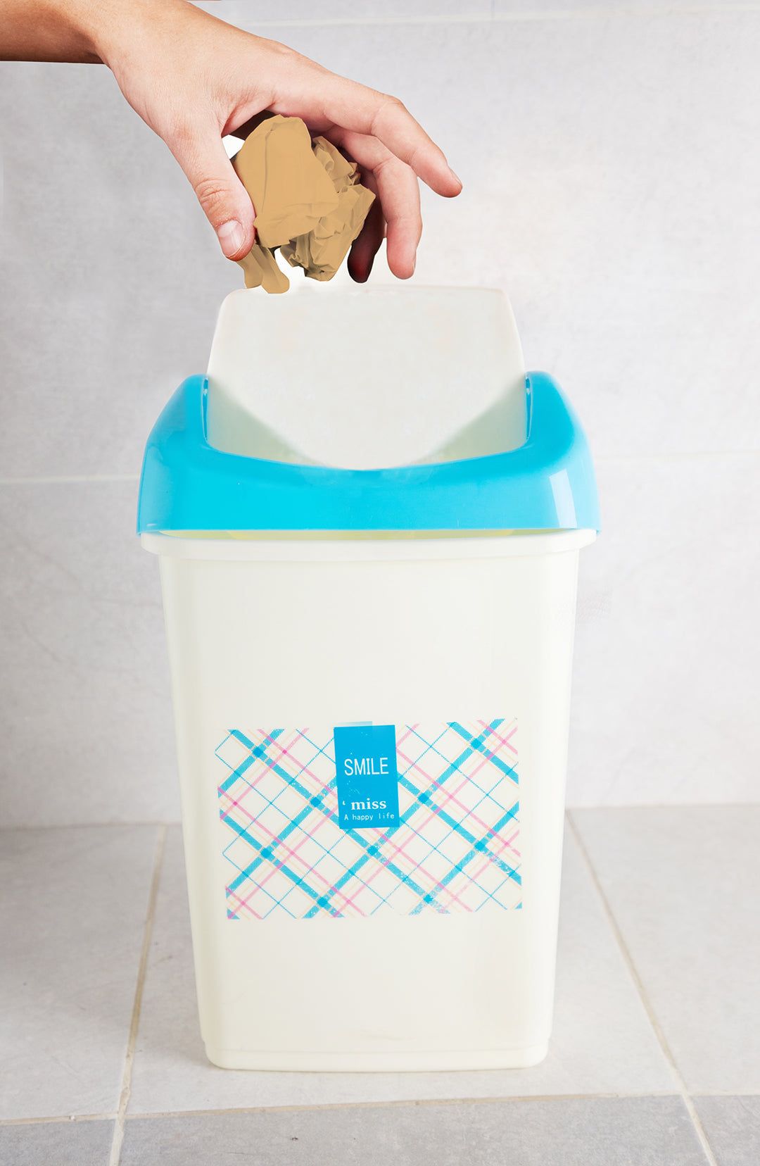 FRESH HUT BIN SWING TOP DUSTBIN | Daraz.pk