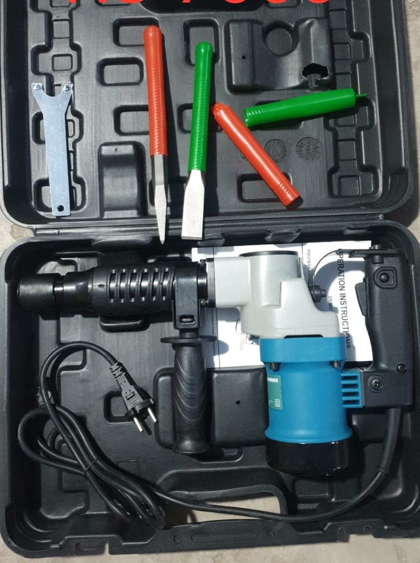 Makita Demolition Hammer 0810 with Point and Chisel | Daraz.pk