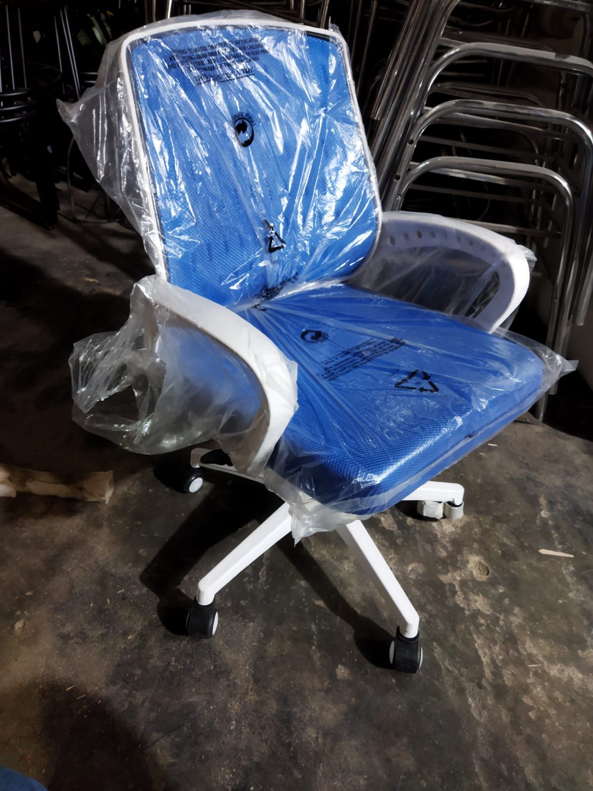 revolving chair taiwan imported hydraulic system | Daraz.pk