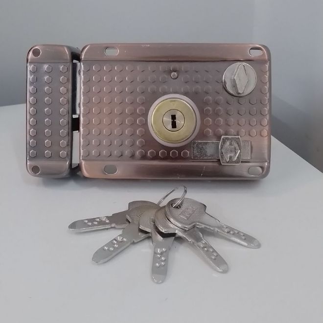Main Gate Lock With 5 keys. LT Rim Lock. Door Lock With 5 Keys. | Daraz.pk