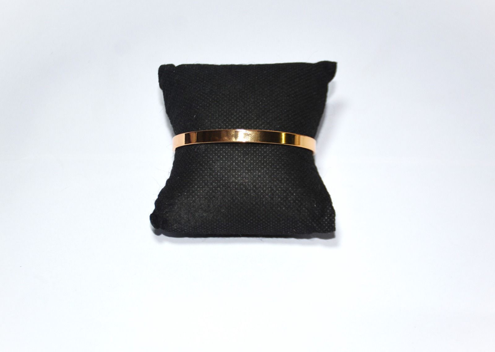 simple gold style Kara for girls | Daraz.pk