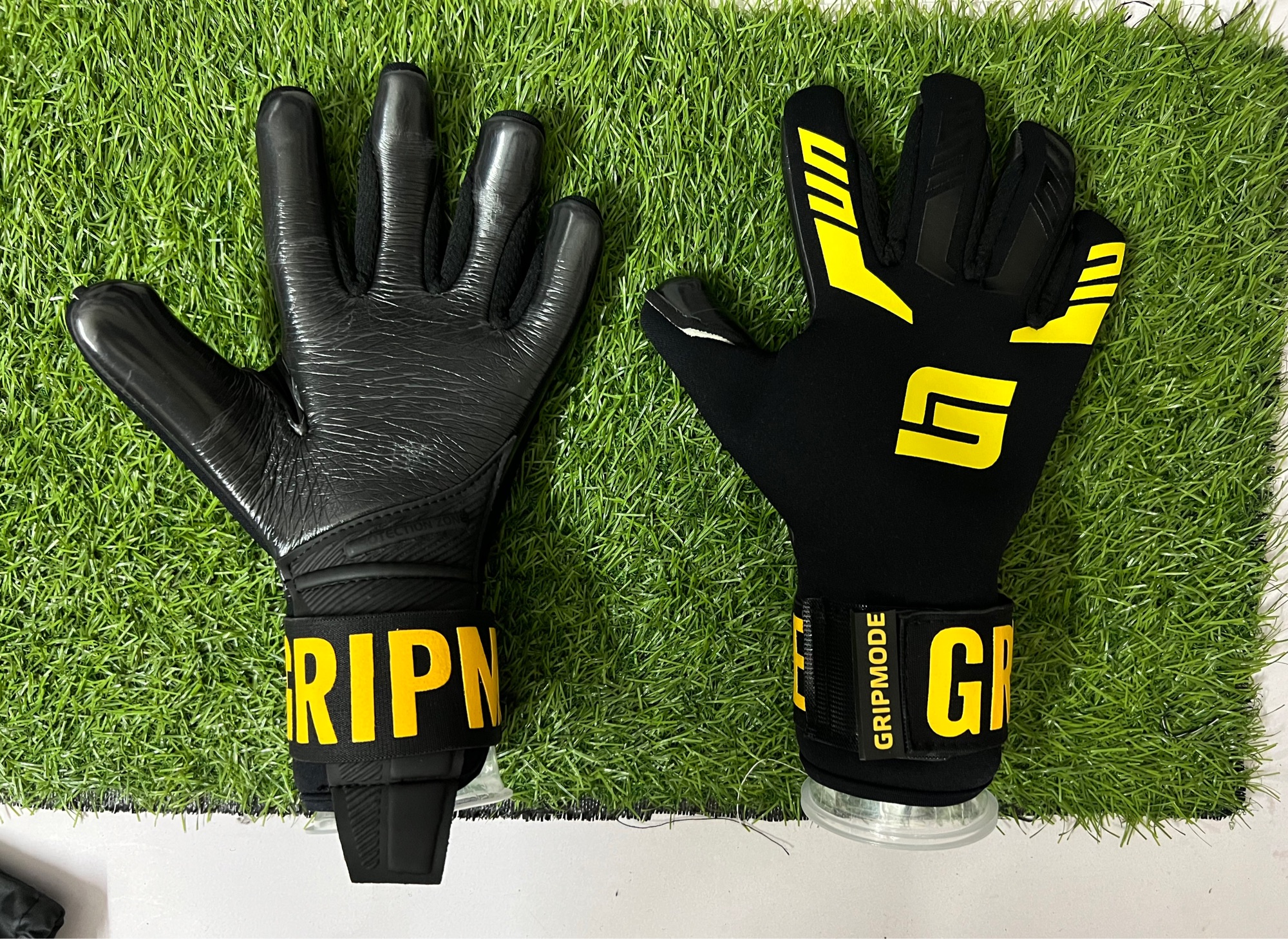 Professional Quality Goalkeeper Gloves | Daraz.pk
