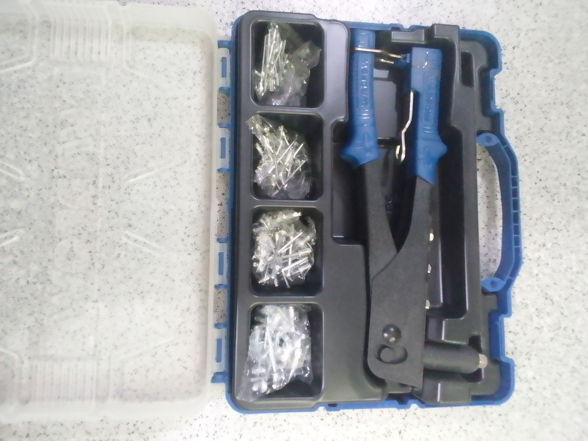 Rivet Gun with Four types of Ripits | Daraz.pk