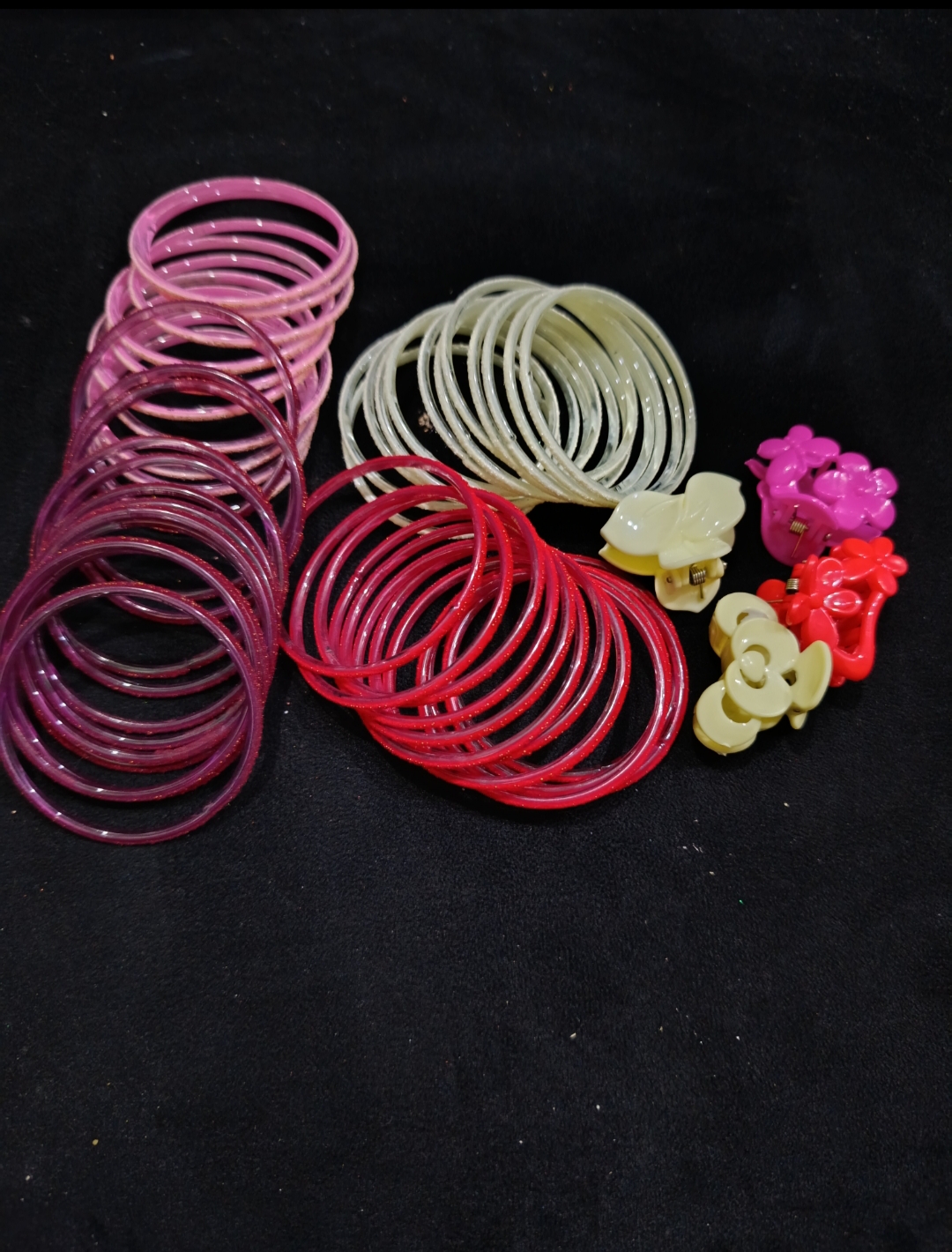 48 pieces/4 dozen velvet glass bangles ,4 beautiful small hair catcher ...