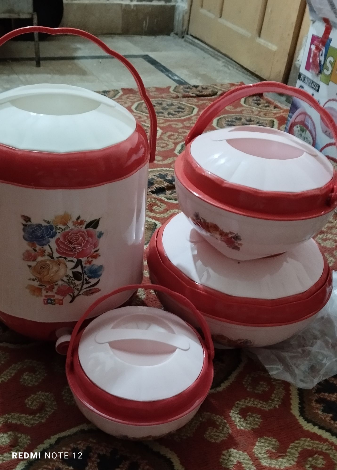 pack of four hot pot and cooler set best for jaheez best quality | Daraz.pk