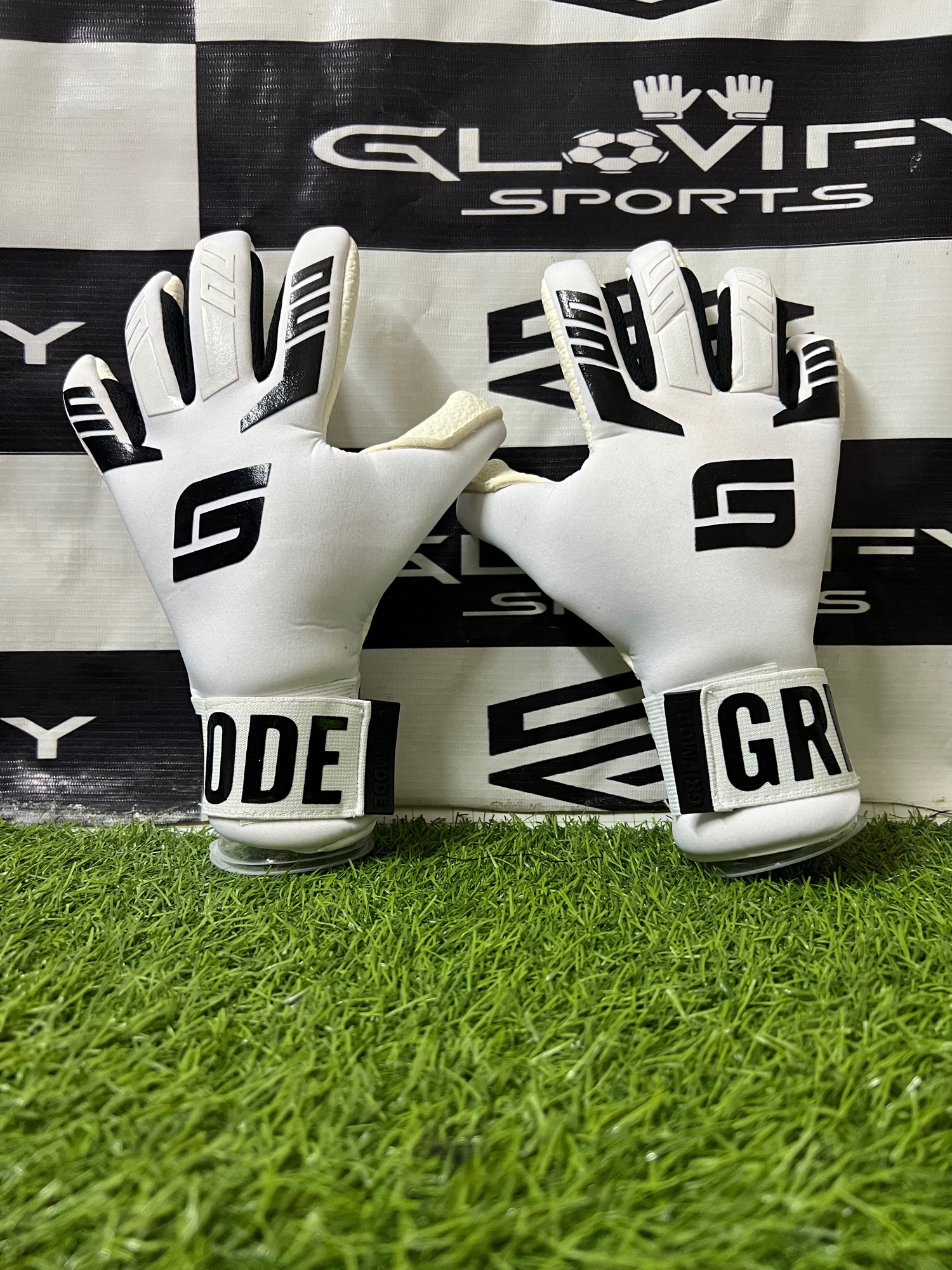 Professional Quality Goalkeeper Gloves. | Daraz.pk