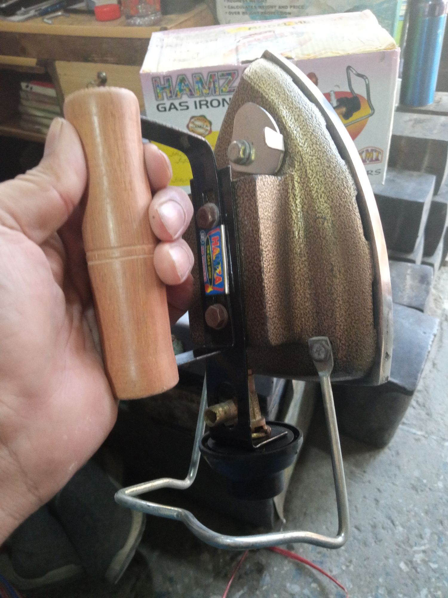 Gas iron, 2kg , heavy weight | Daraz.pk