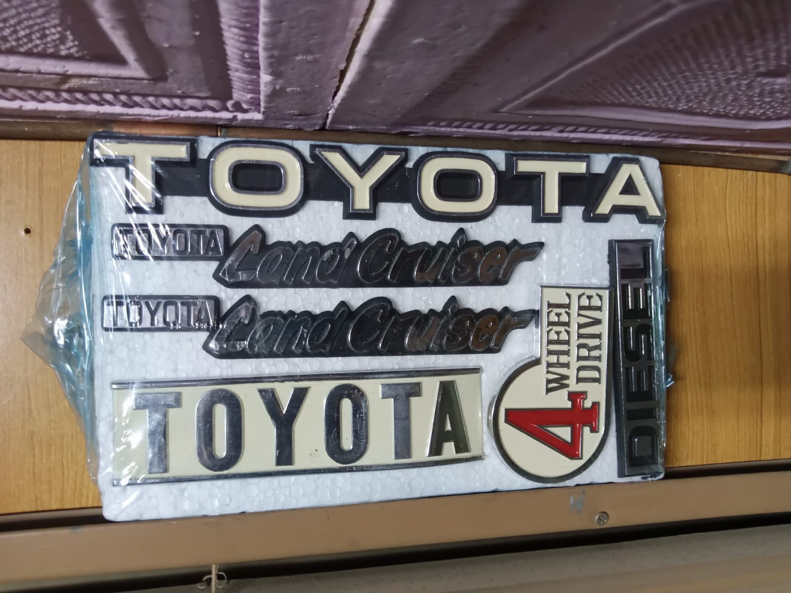 TOYOTA LAND CRUISER FJ40 BJ40 EMBLEM (MONOGRAM SET) | Daraz.pk